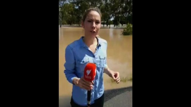 SBS Reporter Rhiannon Elston reporting live from Rockhampton. | SBS PopAsia